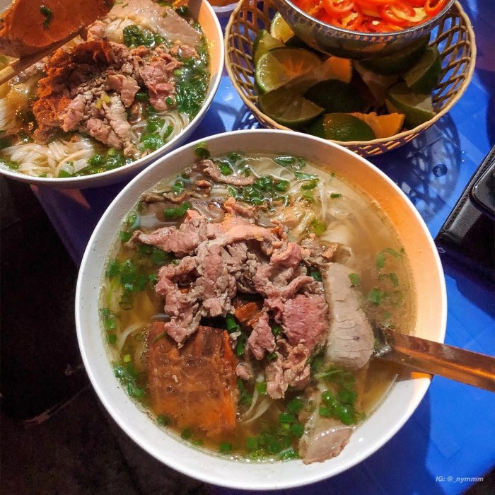Bật mí các quán phở đêm ở Hà Nội ngon ngất ngây cho hội về khuya